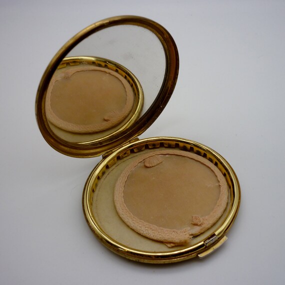 Vintage Stratton Powder Compact with Floral Design, G… - Gem
