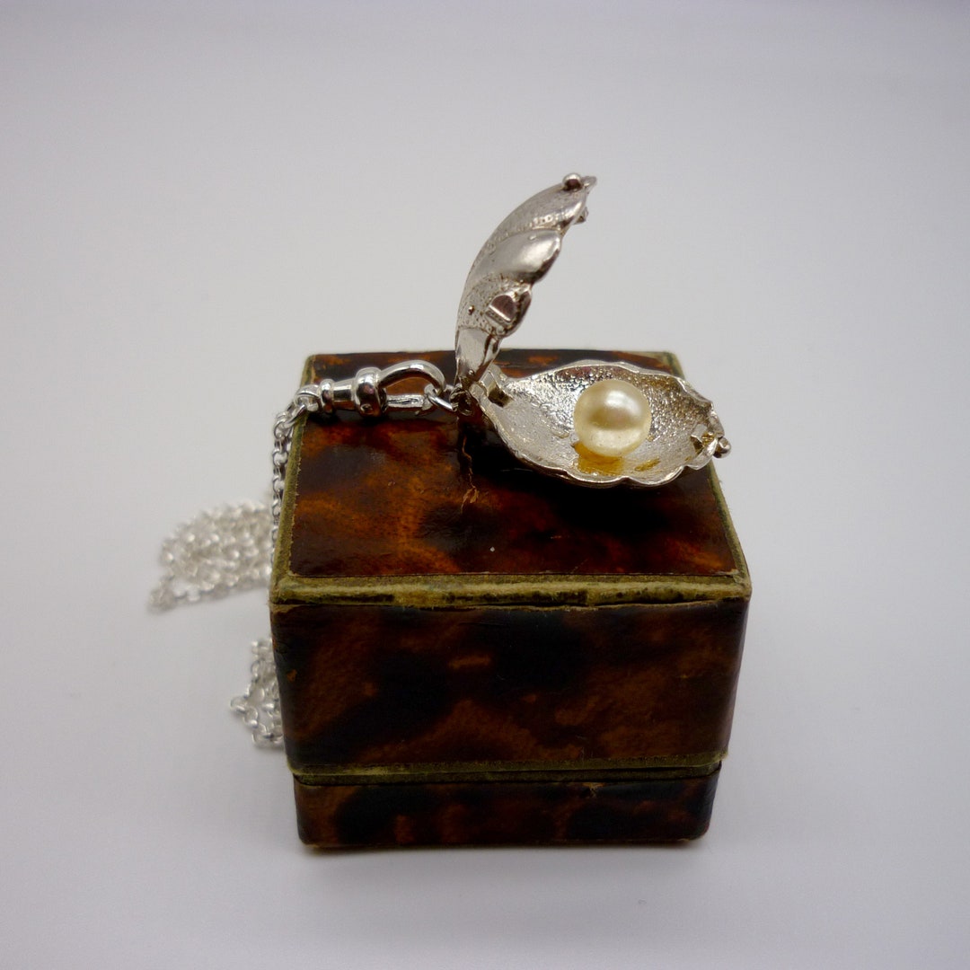Solid Silver Clam Shell With Pearl Necklace, Vintage Opening Charm on ...