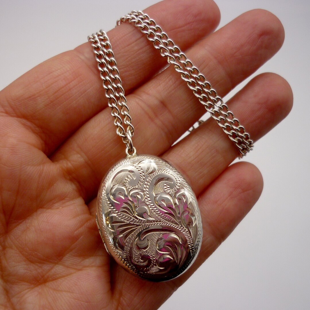 Vintage Silver Photo Locket on Chain, Hinged Opening Pendant Necklace ...