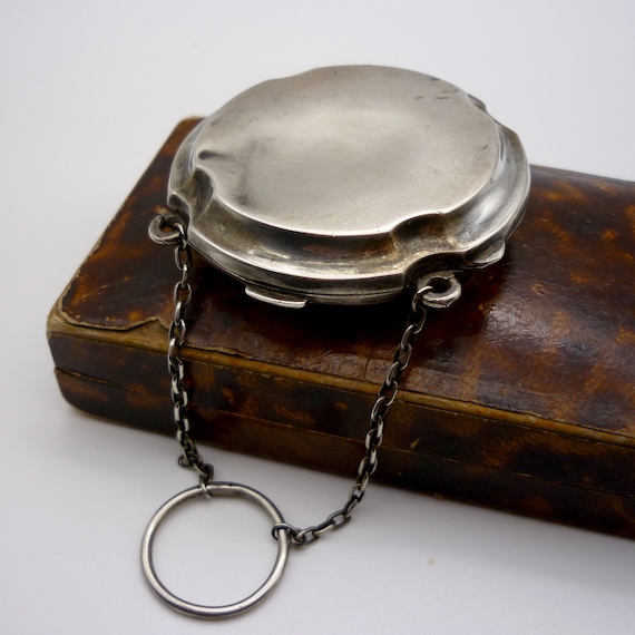 Victorian Silver Coin Purse with Green Fabric Lining,… - Gem