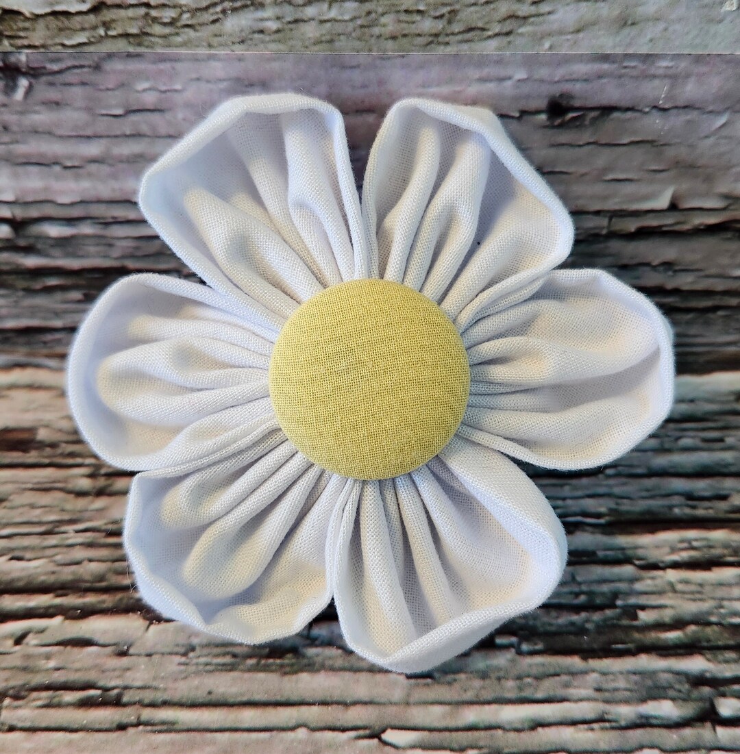 Daisy Dog Collar Flower • Pet Fashion • Dog Wear • Collar Corsage for ...