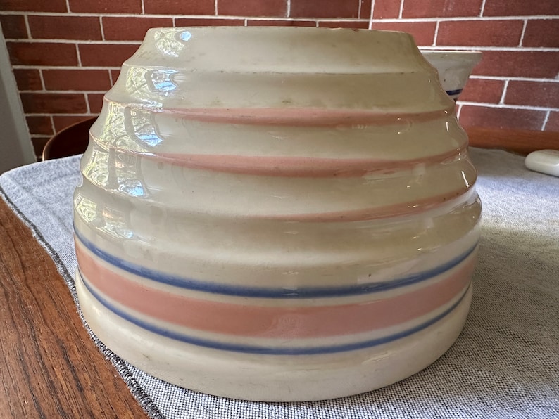 USA Pottery E-19 9 Inch Mixing Bowl - Etsy
