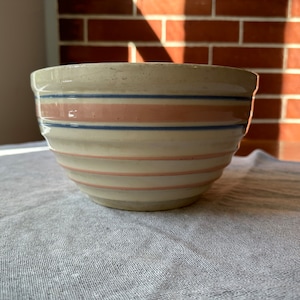 USA Pottery E-19 9 Inch Mixing Bowl - Etsy