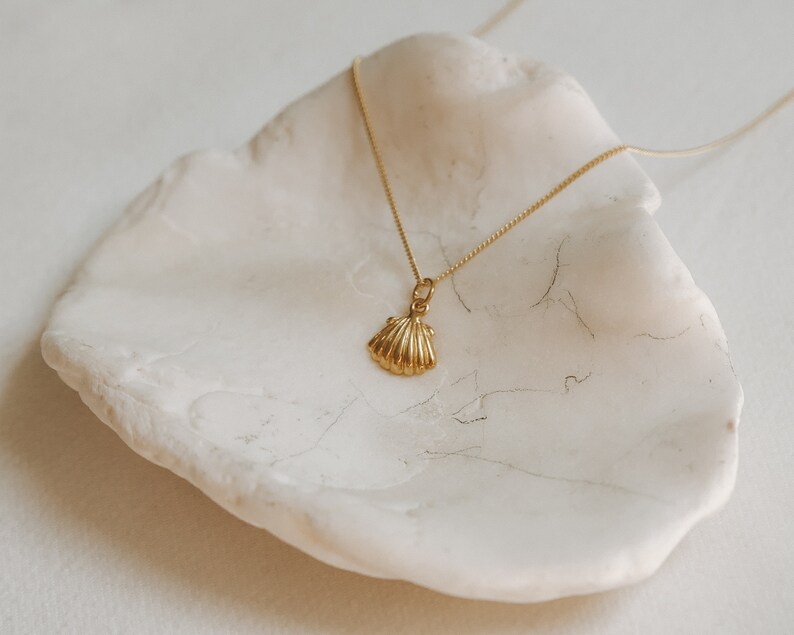 18K Gold Shell Necklace Tiny Seashell Necklace Boho Bali - Etsy