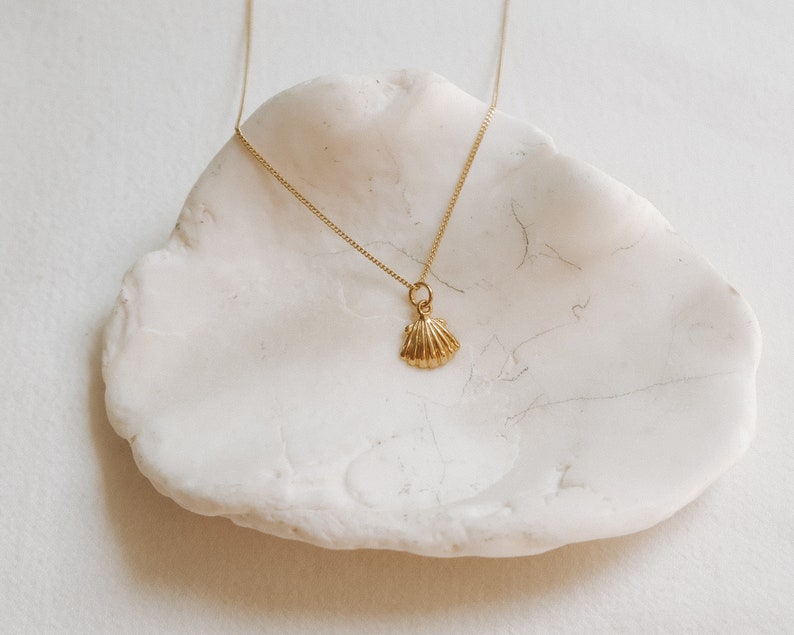 18K Gold Shell Necklace Tiny Seashell Necklace Boho Bali - Etsy