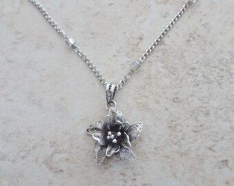 Silver Flower Pendant Chain Necklace - Etsy