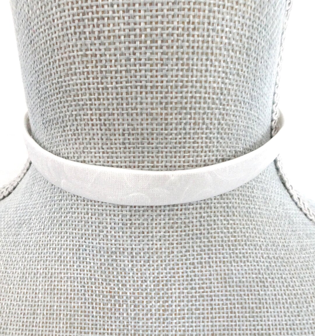 White Satin Ribbon Choker: Bridal Necklace With Leaf Dangle - Etsy