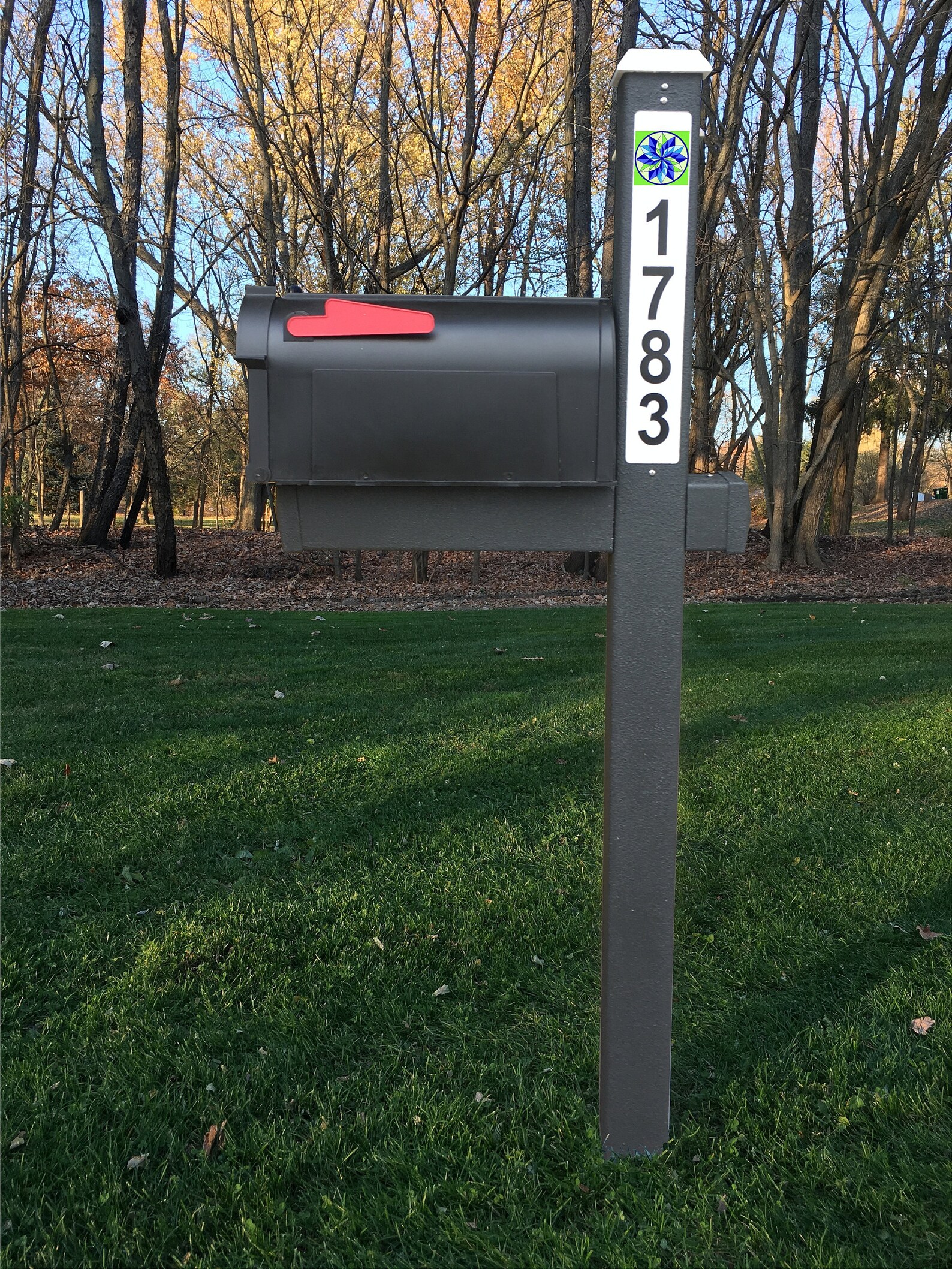 SOLAR Barn Quilt LED BACKLIGHTED Mailbox Post & Mailbox White - Etsy