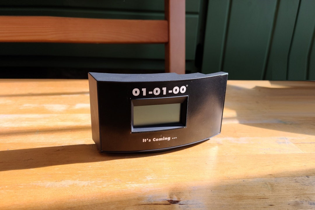 Millennium Countdown Clock - Y2K Clock - 01-01-00 the Year 2000 Clock ...