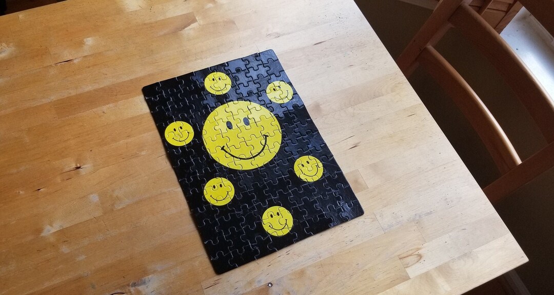Retro 1990s 70s Inspired Smiley Face Puzzle Smiley Face Decor Retro 70s ...