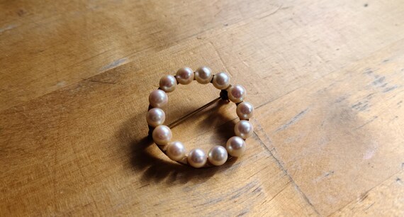 Vintage A&Z Pearl Wreath Pin - Circular Gold Pearl Br… - Gem