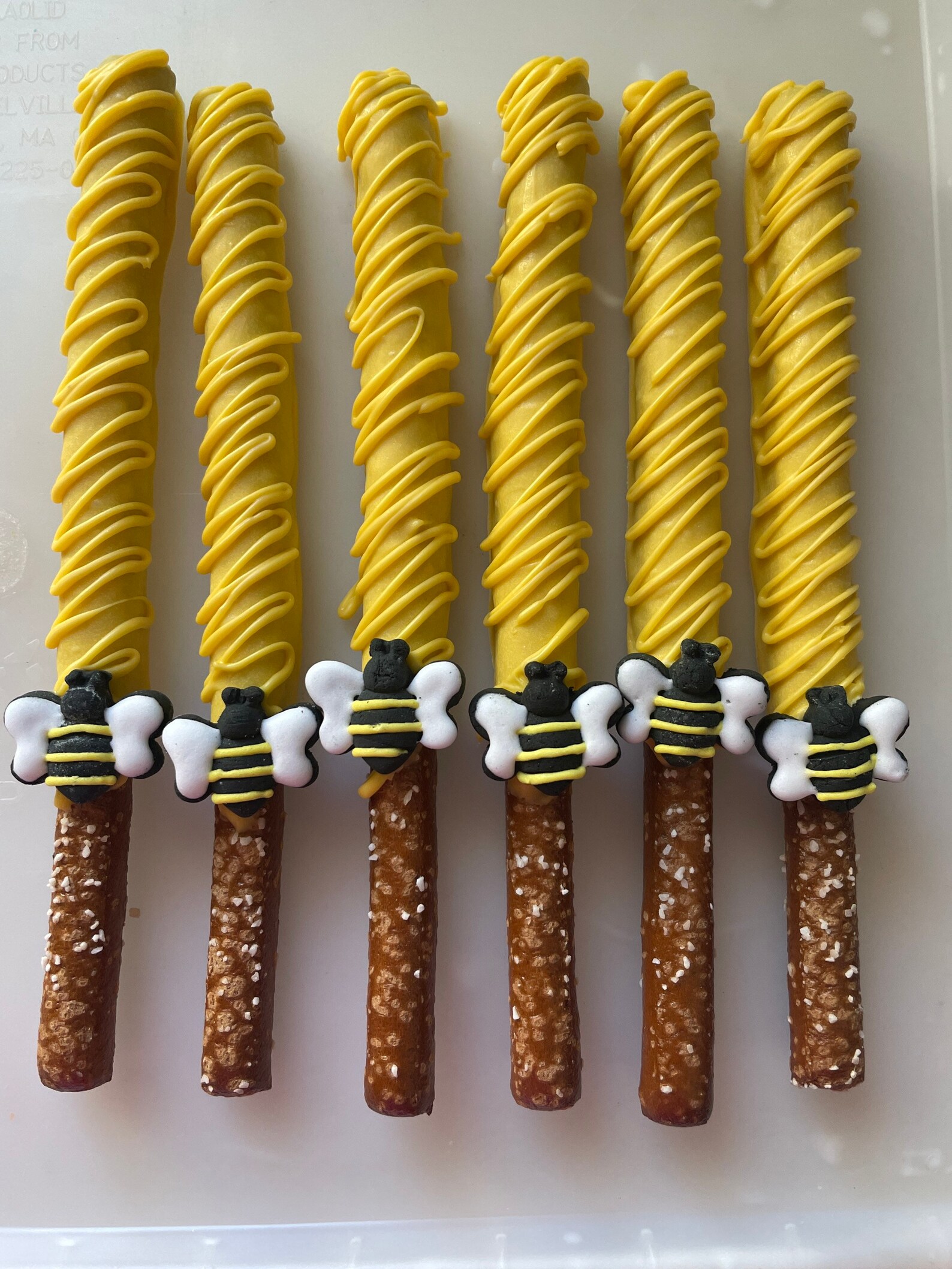 12 Bumble Bee Chocolate Covered Pretzel Rods | Etsy