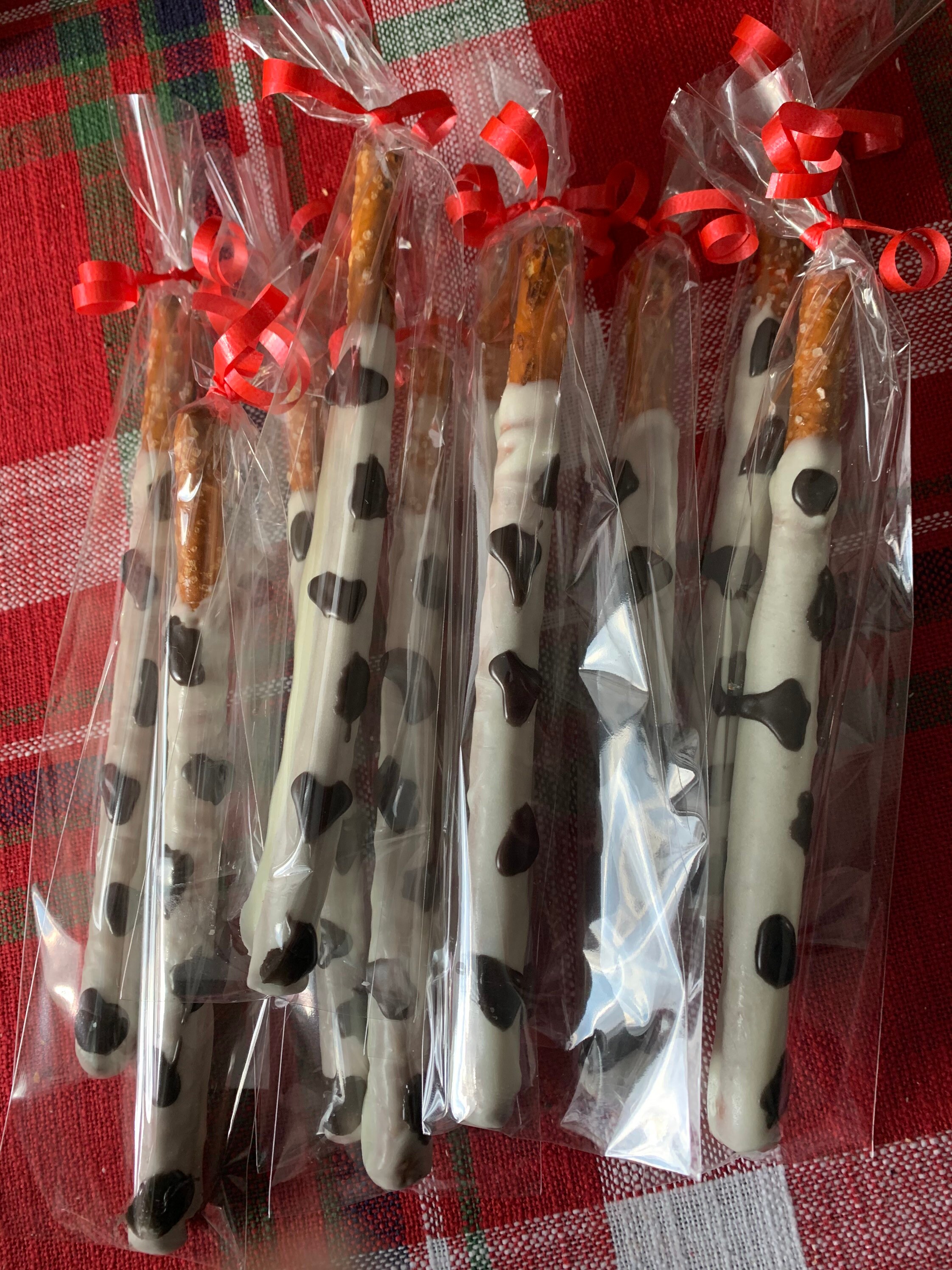 12 Barnyard Farm Animals Cow Chocolate Covered Pretzels - Etsy