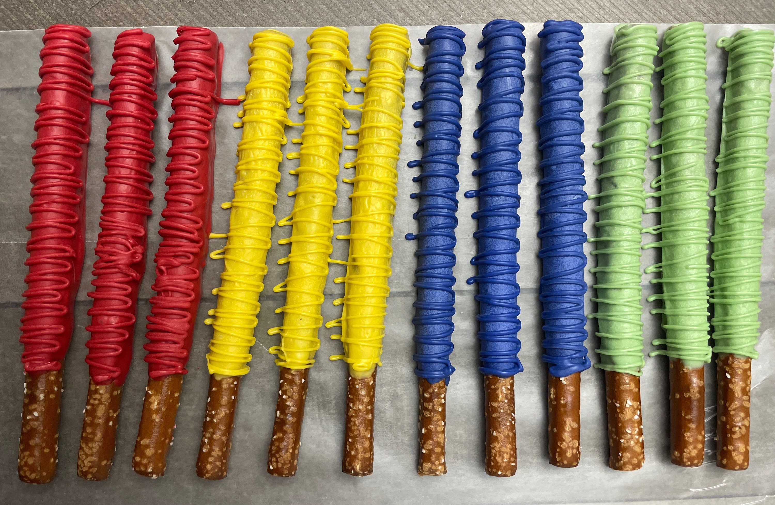 12 Rainbow Chocolate Covered Pretzel Rods - Etsy