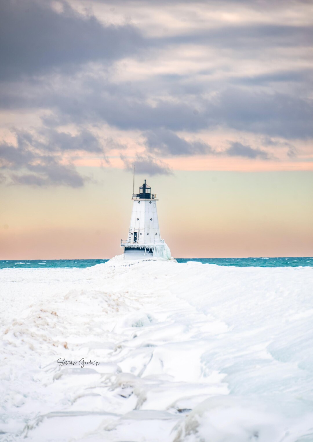 Winter White and Turquoise / Ludington Lighthouse / Michigan ...