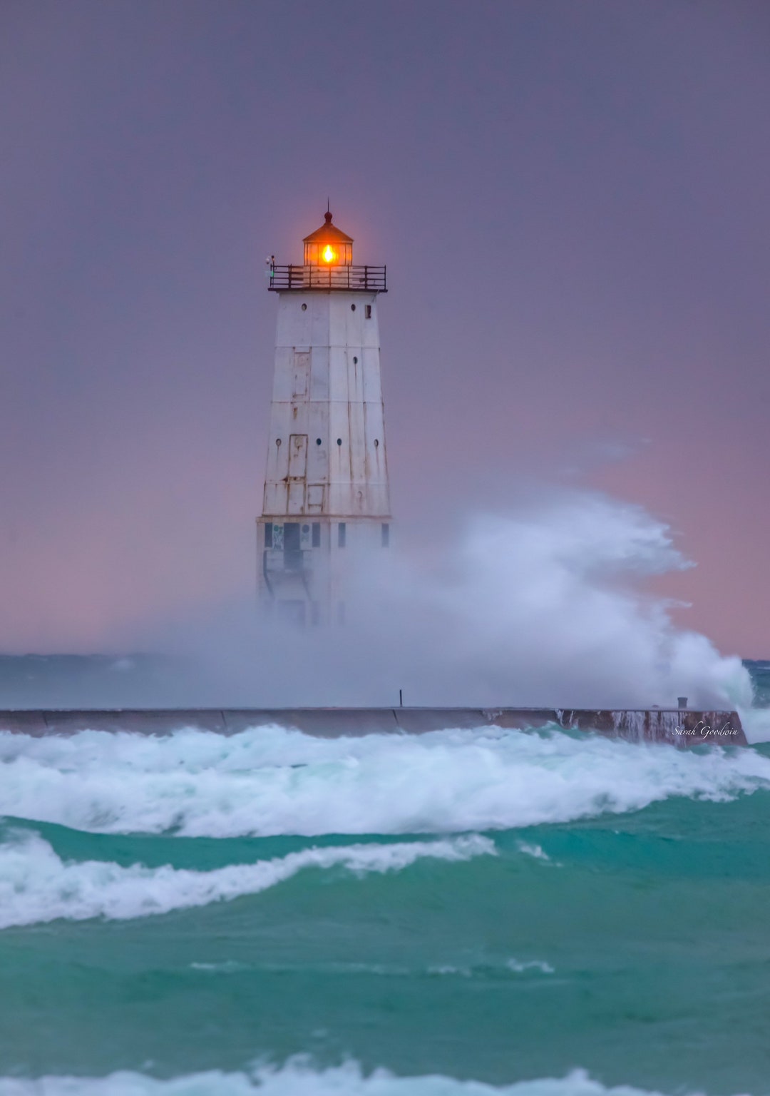 Great Lakes Fury Fury and Turquoise / Ludington Lighthouse / Michigan ...