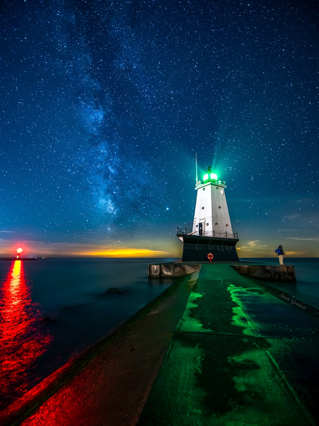 Red Light Green Light Night Light / Ludington Lighthouse / Michigan ...
