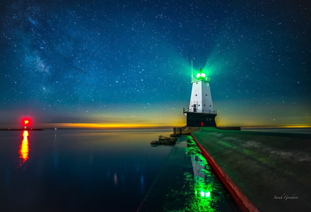 Red Light Green Light Night Light / Ludington Lighthouse / Michigan ...