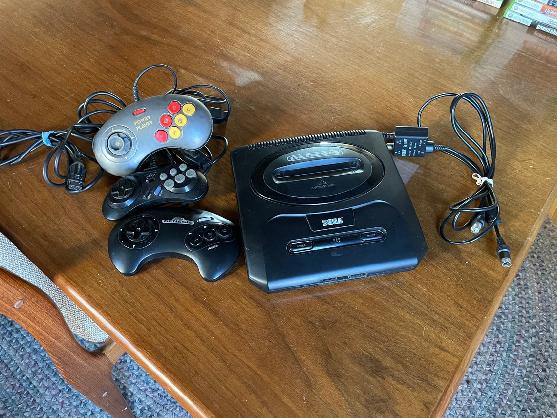 Vintage Sega Genesis Console Model 2 MK-1631 With Three Controllers - Etsy
