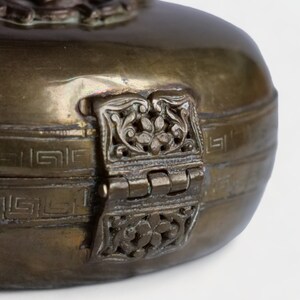 Antique Brass Purse With Closure and Brass Chain Elegant - Etsy