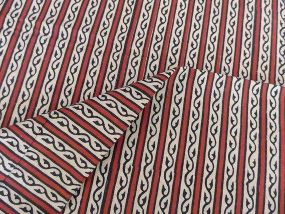 Stoff mit Längsstreifen in ROSTROT und Ranken in Schwarz auf - Etsy.de