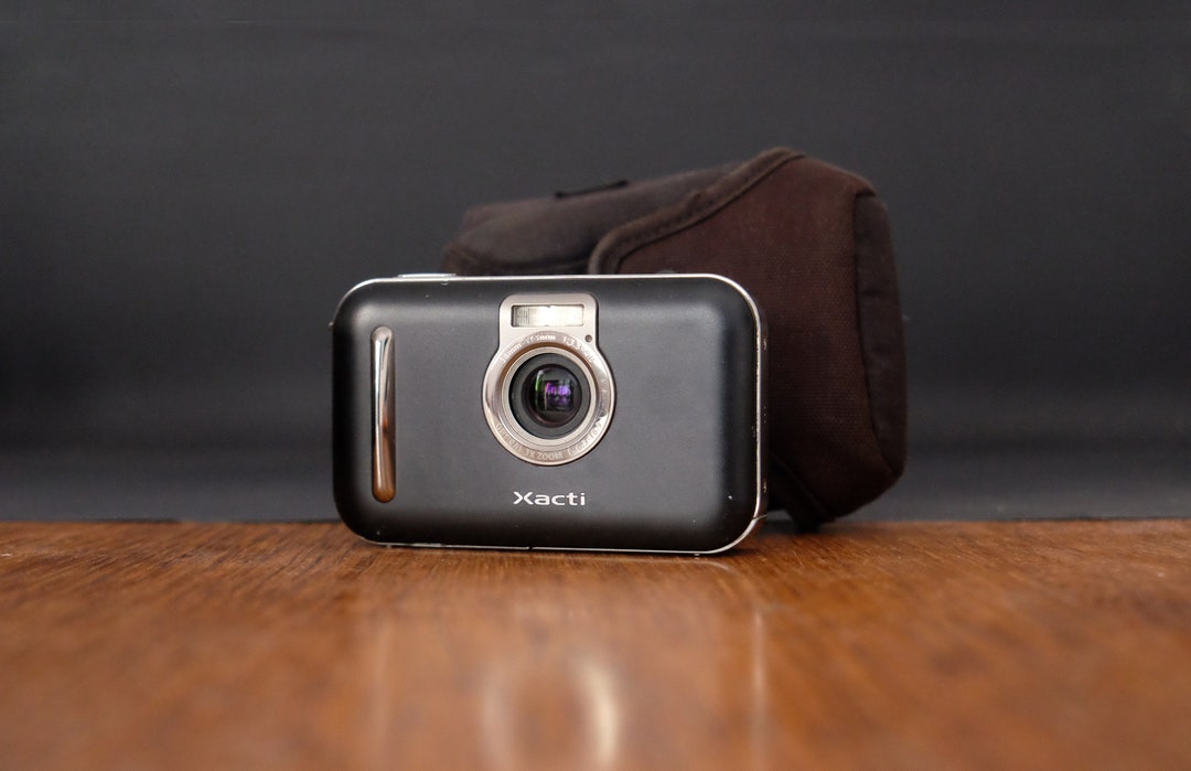 Sanyo Xacti E60 10MP 3x Optical Zoom Compact Digital Camera. Vintage ...