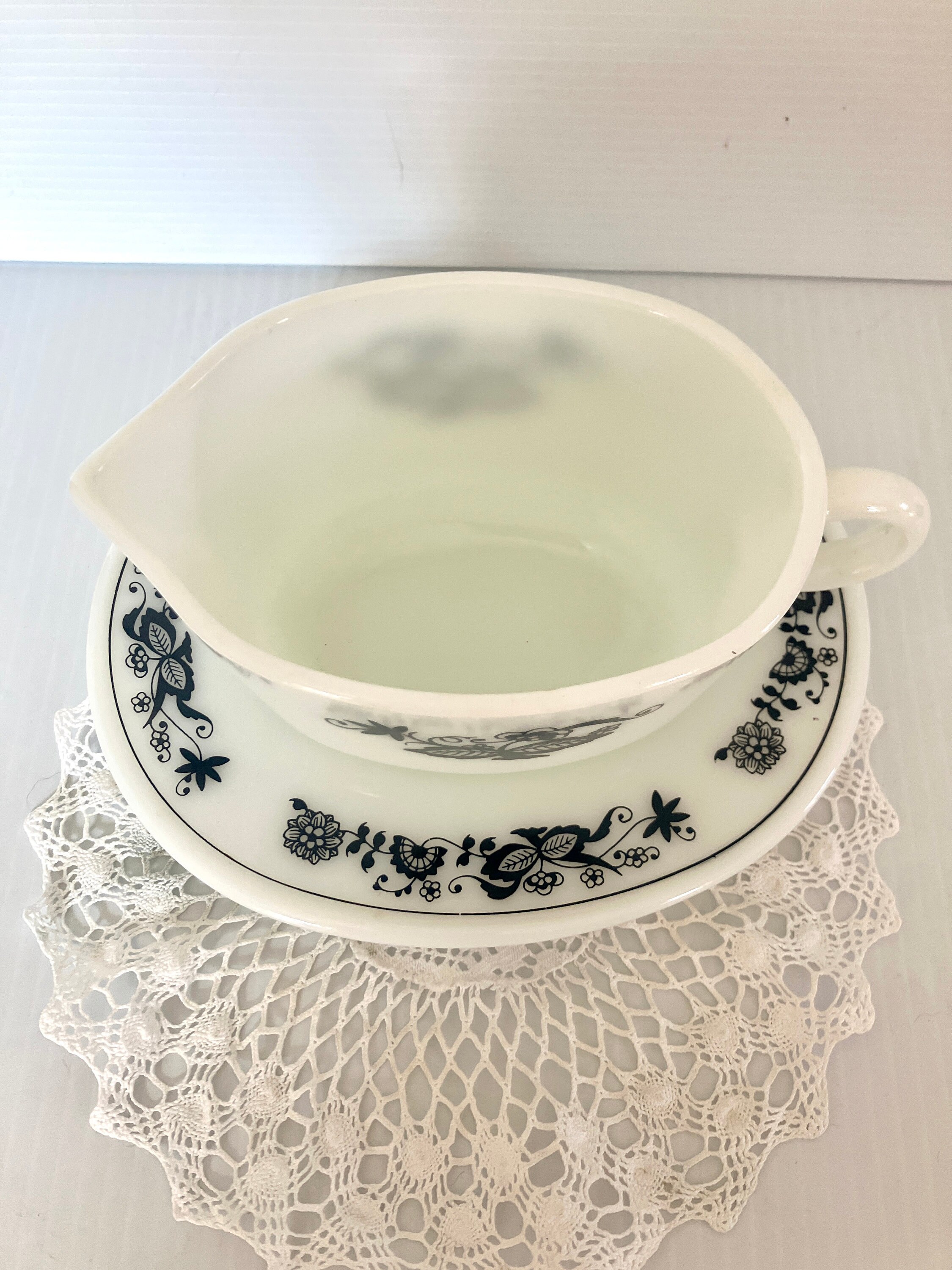 Vintage Pyrex Corning "old Town Blue" Gravy Boat With Dish ...