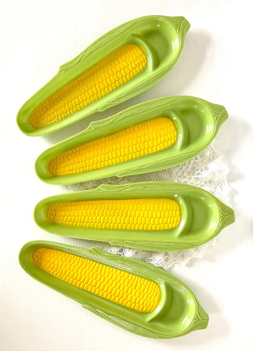 Vintage set of 4 Plastic Corn on the Cob Holders, Dishes, Plates Retro ...