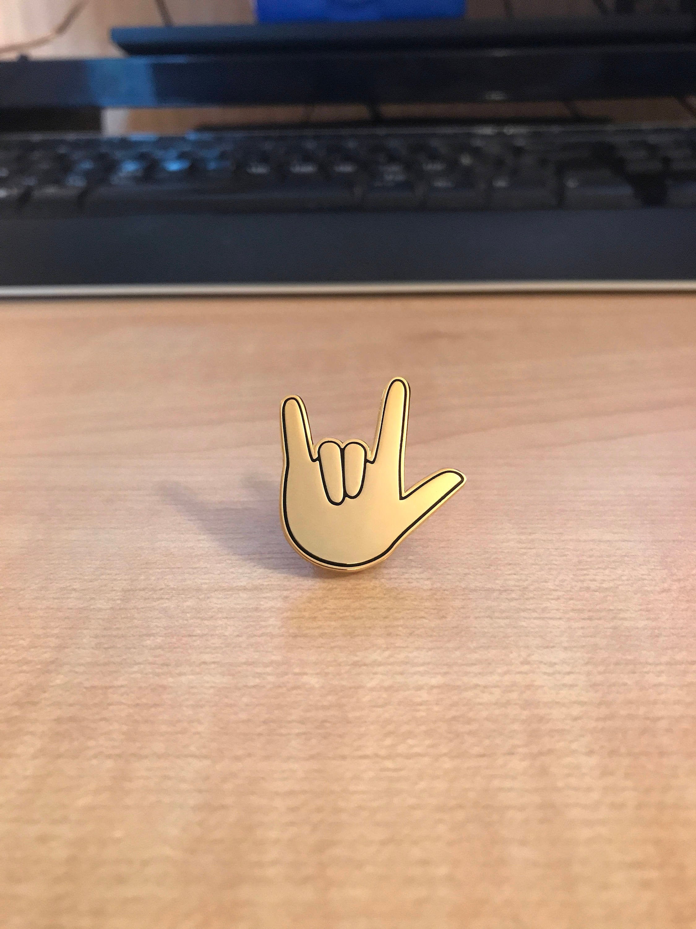 I Love You Sign Language Pin Badge Gift ASL BSL AUSLAN - Etsy