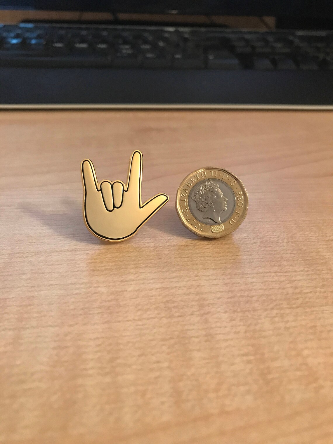 I Love You Sign Language Pin Badge Gift ASL BSL AUSLAN - Etsy