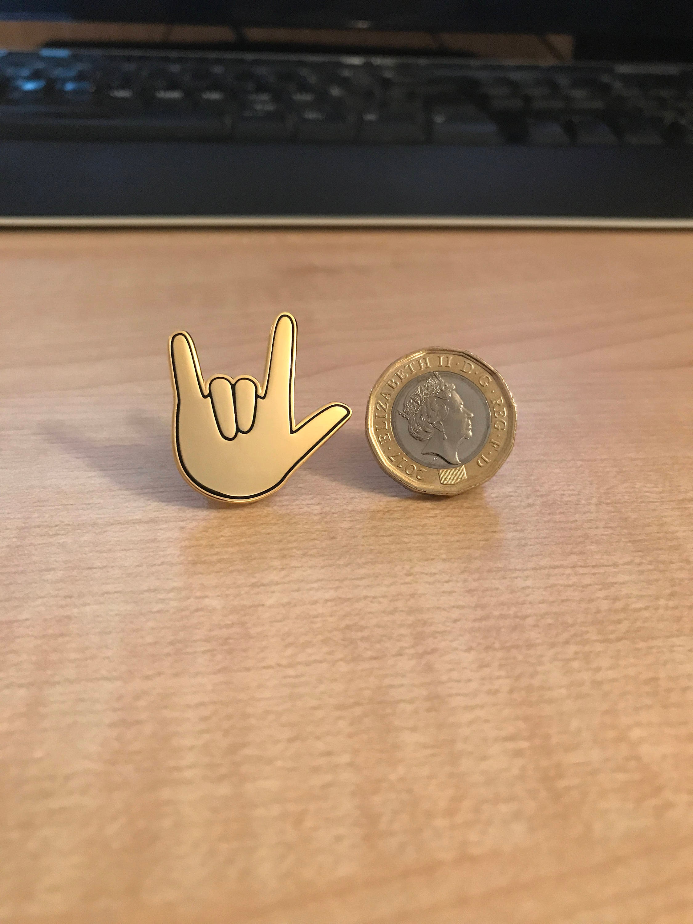 I Love You Sign Language Pin Badge Gift ASL BSL AUSLAN - Etsy