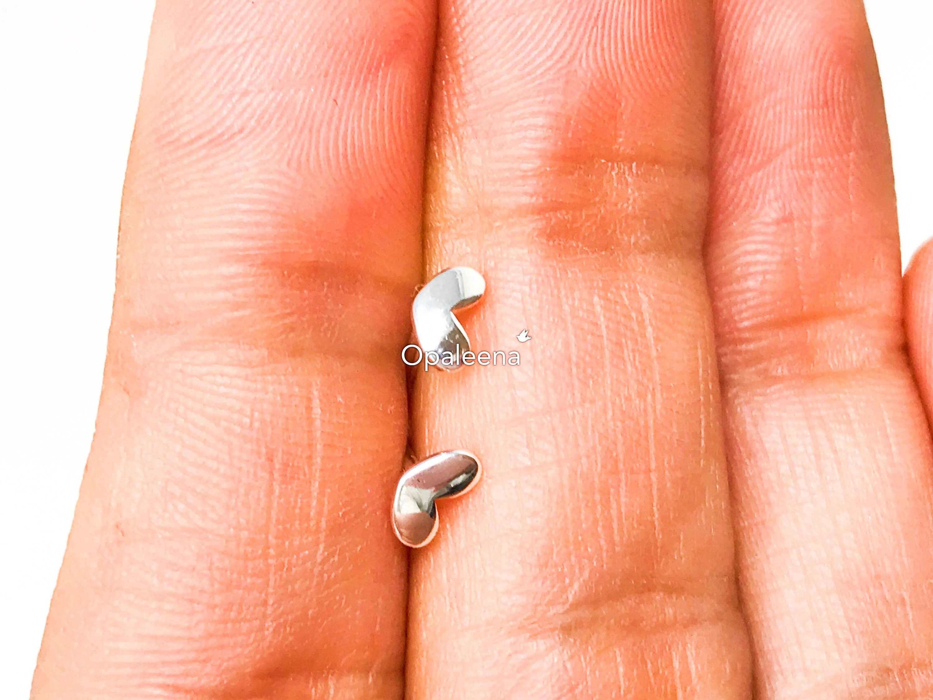 Élégant mignon petites boucles doreilles en forme de cœur en argent ...