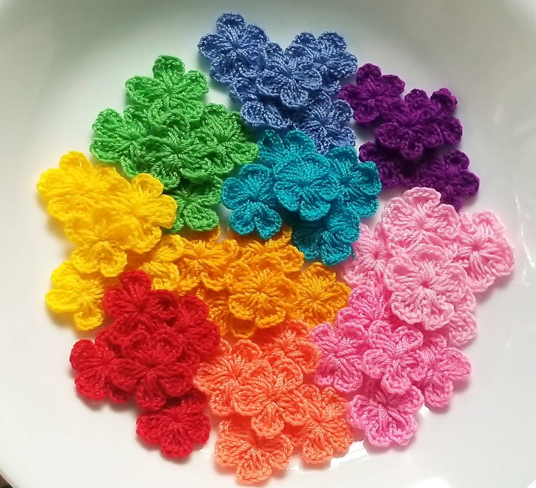 50 Colorful Bold Mini Crochet Flowers, Multi Color Flowers, About 3/4 ...