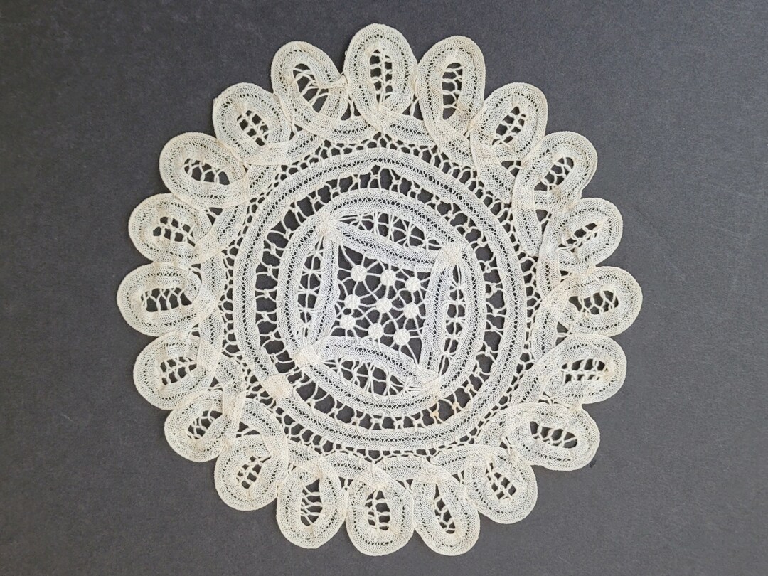 Vintage Round Battenberg Lace Table Topper, Centerpiece Doily, 9" Round ...