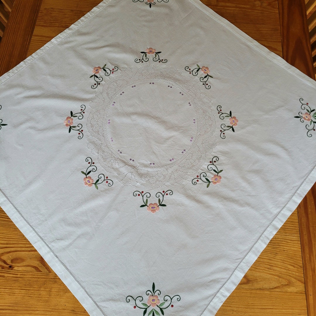 Vintage White Cotton Square Tablecloth With Embroidered Flowers ...