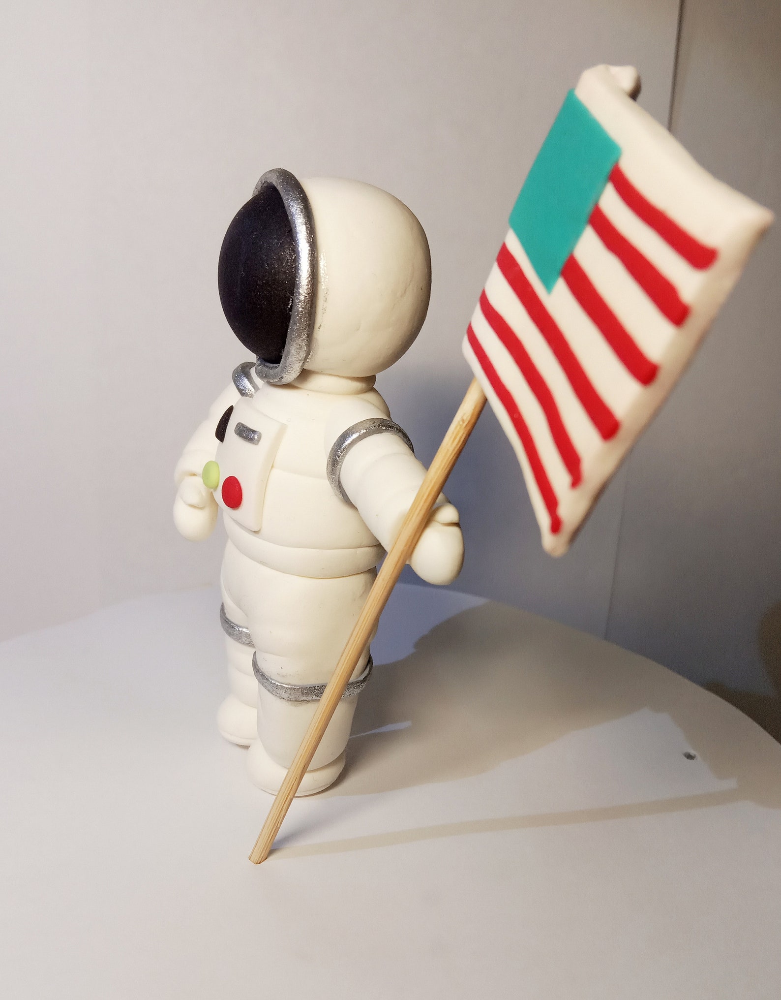 Fondant Astronaut Cake Topper for Space Birthday Party, Fondant Cake ...