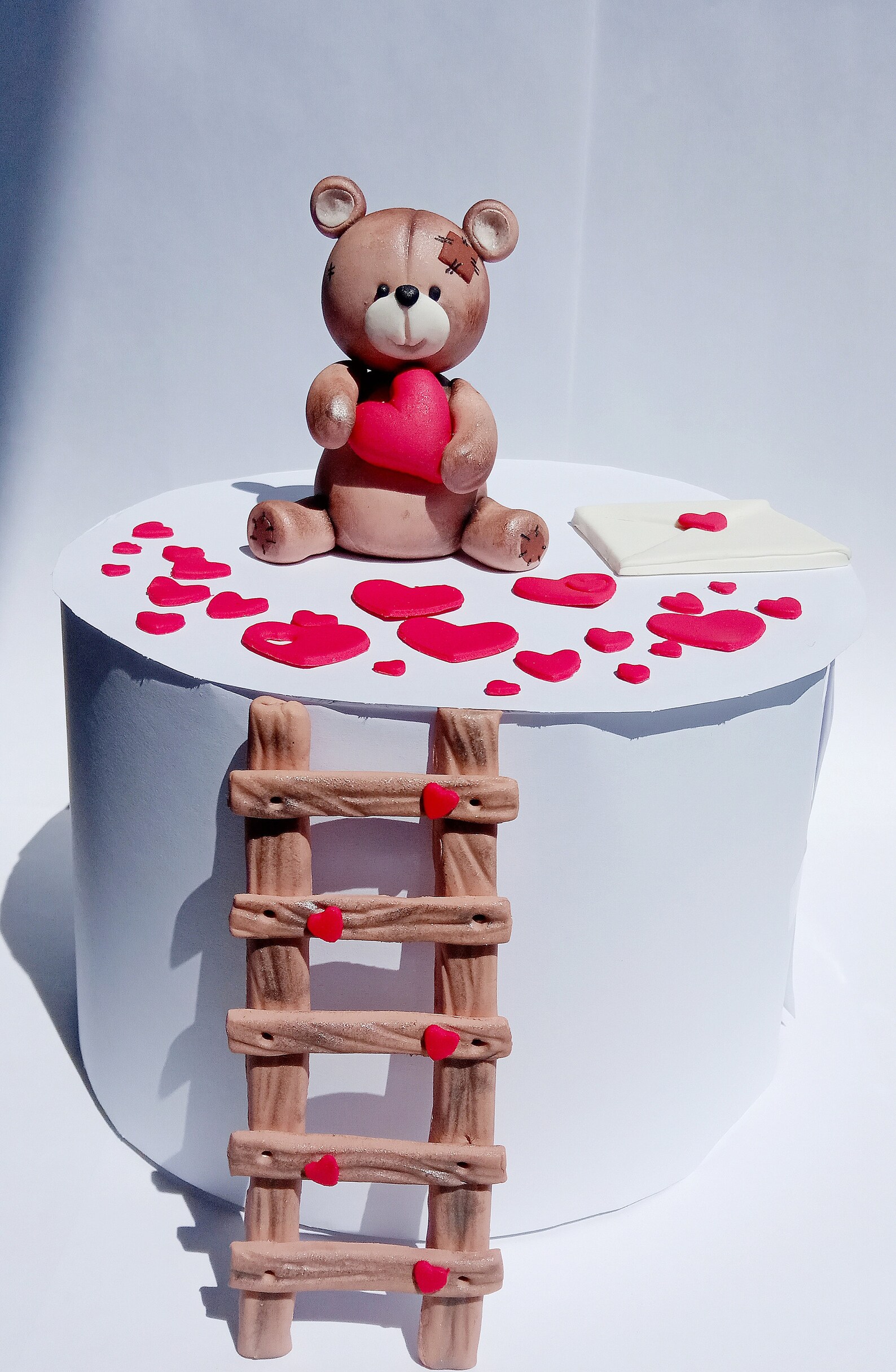 Fondant Teddy Bear With Ladder and Hearts Cake Topper Fondant - Etsy