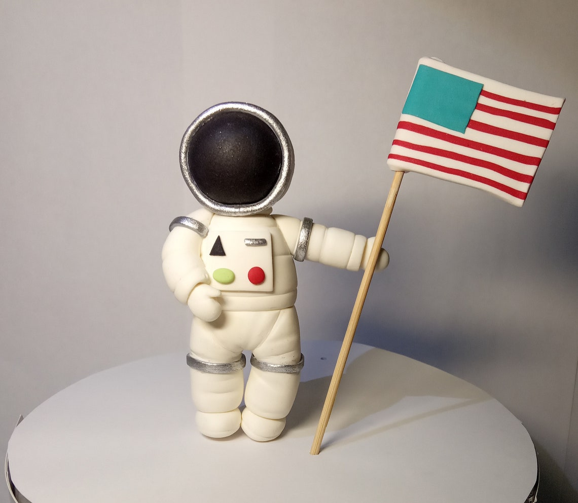 Fondant Astronaut Cake Topper for Space Birthday Party, Fondant Cake ...
