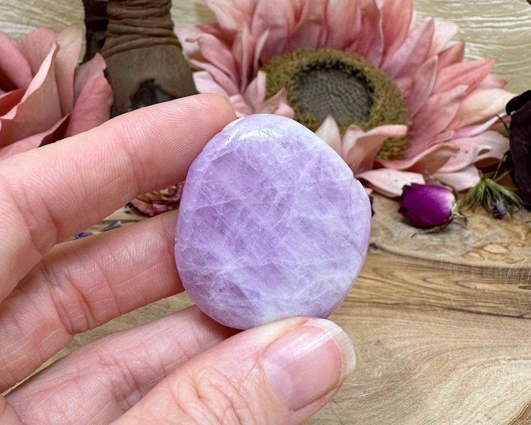 Lavender Kunzite Palm Stone | Polished Healing Crystal for Love ...