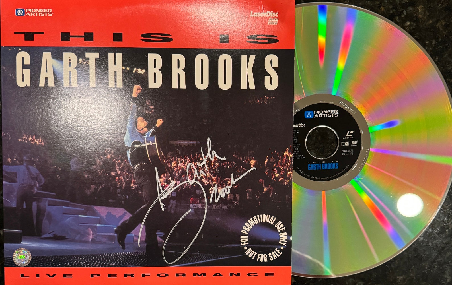 Garth Brooks Original Autographed “this is Garth Brooks: Live ...