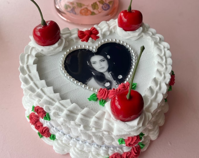 I LOVE LANA Vintage Fake Cake Jewelry Box white - Etsy