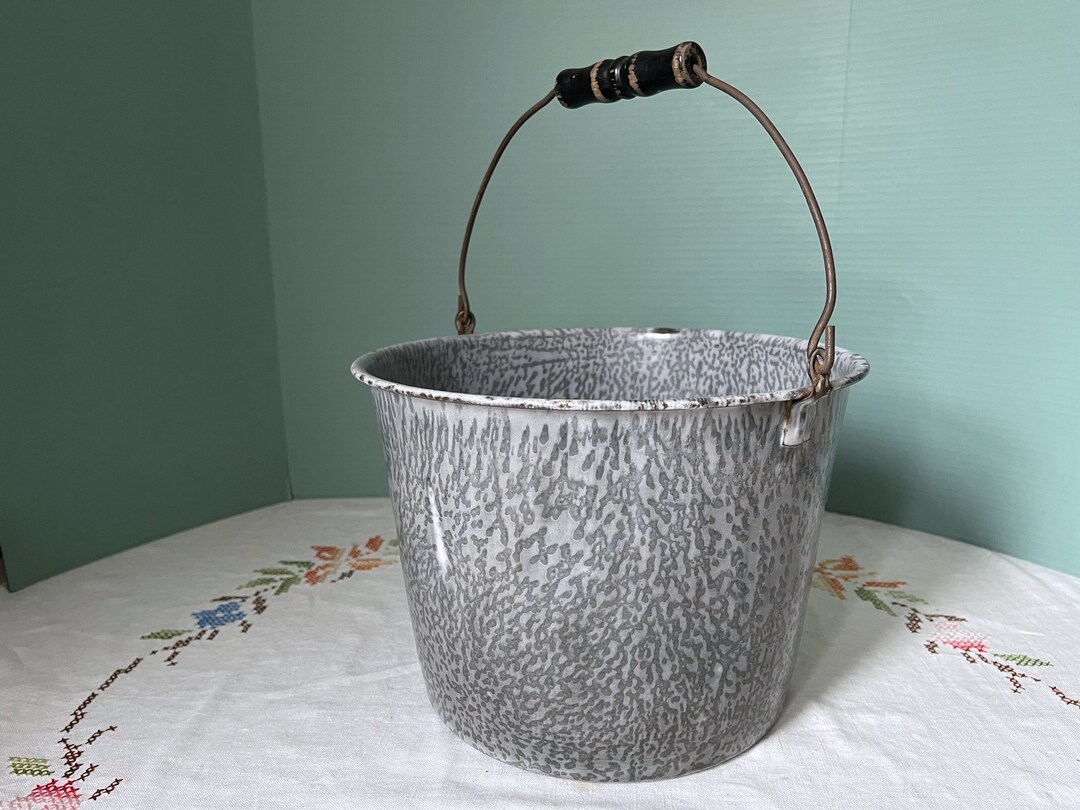 Vintage Enamel Pail : Grey Speckled Graniteware Enameled Round - Etsy