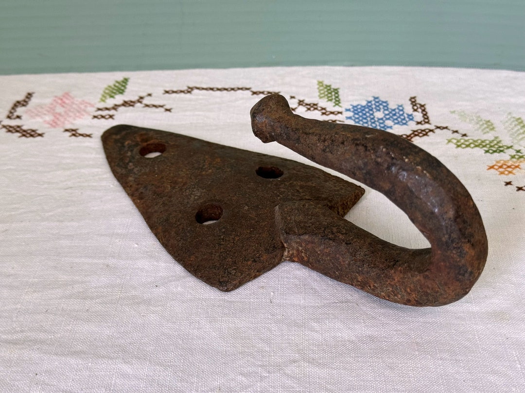 Vintage Hook : Rusty Black Cast Iron Hand Forged Horse Barn Tack ...