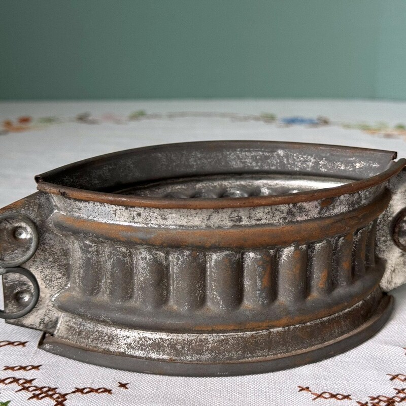 Vintage Tin Molds - Etsy