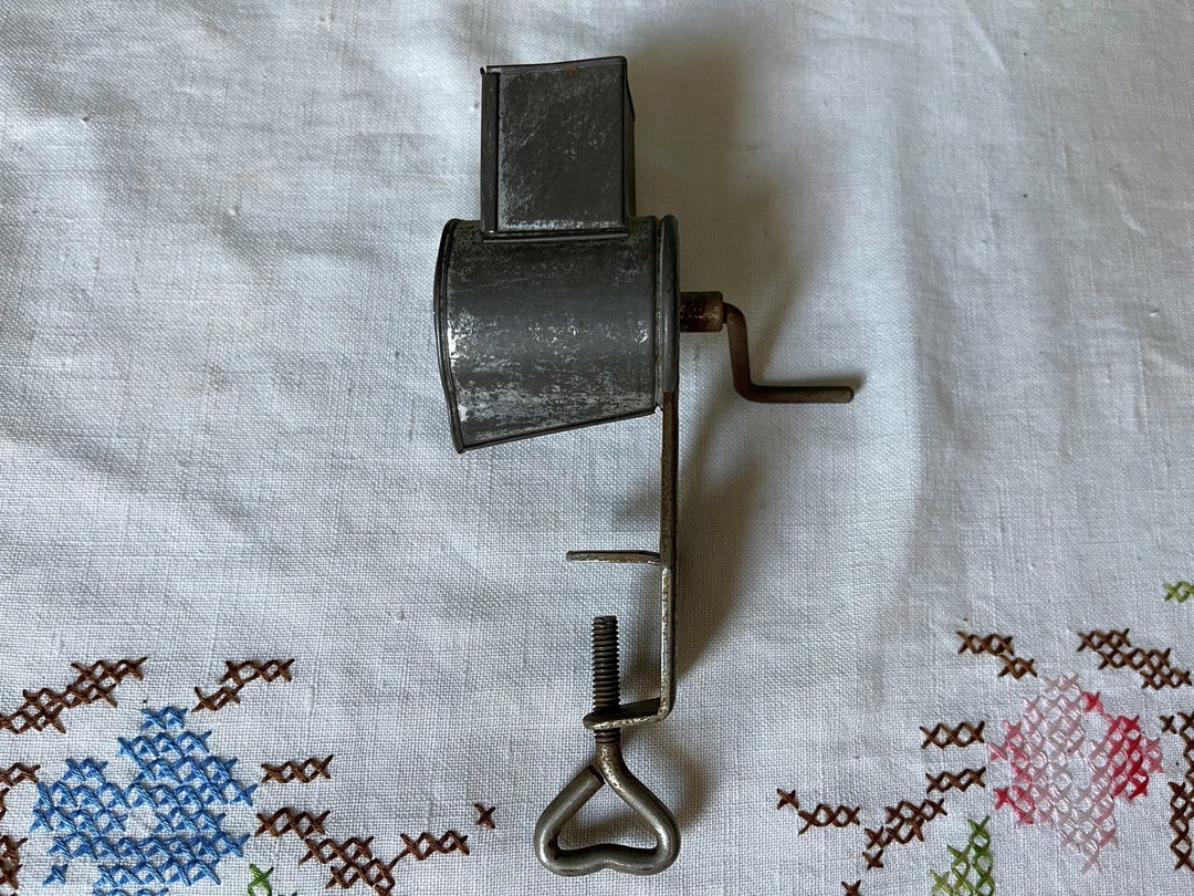 Vintage Grater : Mini Small Tin Metal Cinnamon Nutmeg Tin Grater Clip ...