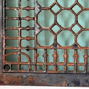 Antique Grate : Cast Iron Chippy Yellow Beige Home Heating Large ...