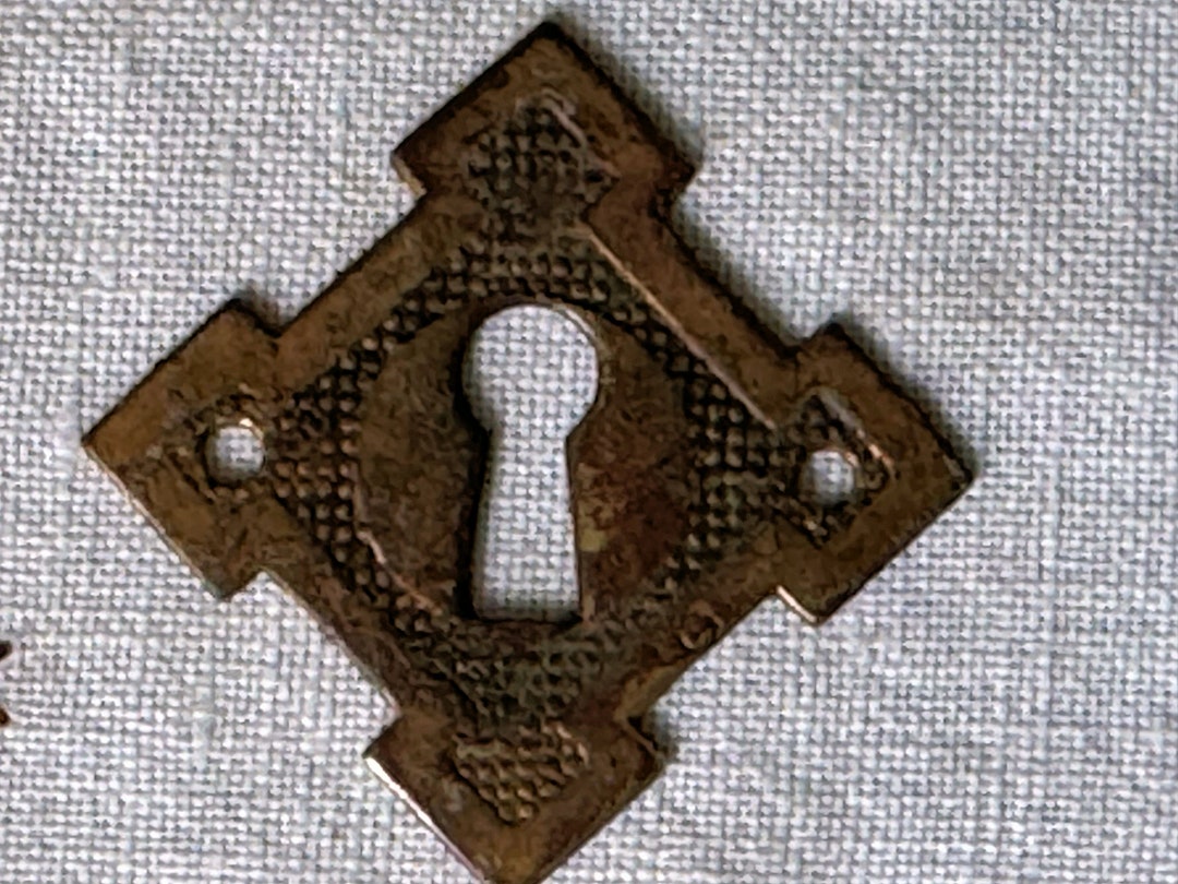 Vintage Keyhole : Brass Key Hole Escutcheon Square Gothic Diamond ...