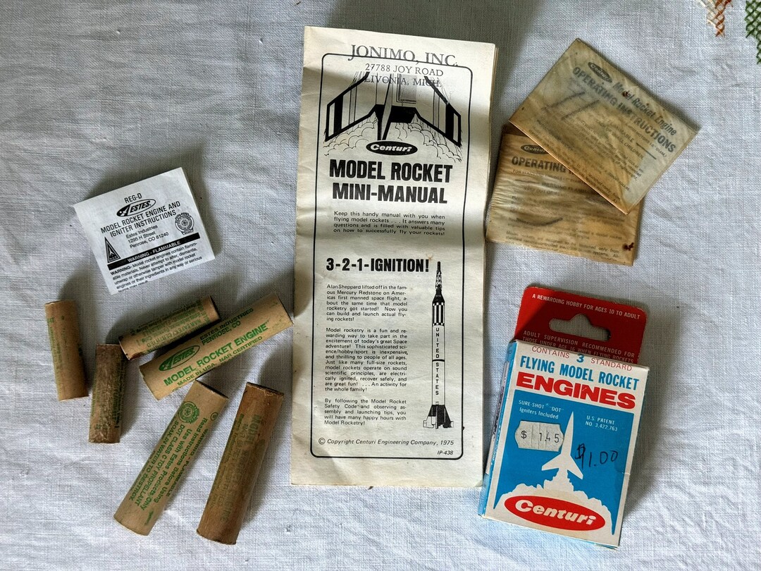 Vintage Model Rocket Kit : Estes Engine Two A8-3 One B4-4 Three 5RI ...