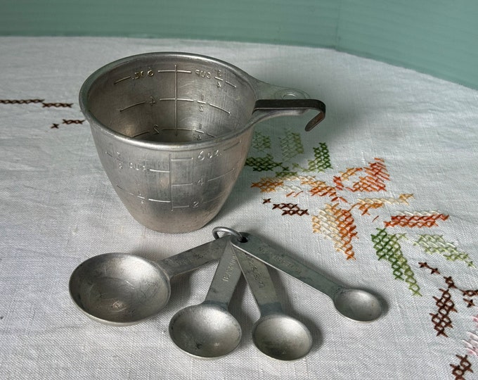 Vintage Measure Set : Rare Aluminum 1 Cup 8 Oz Measuring Raised ...