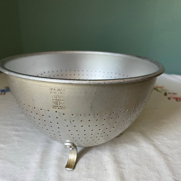 Colander Light - Etsy